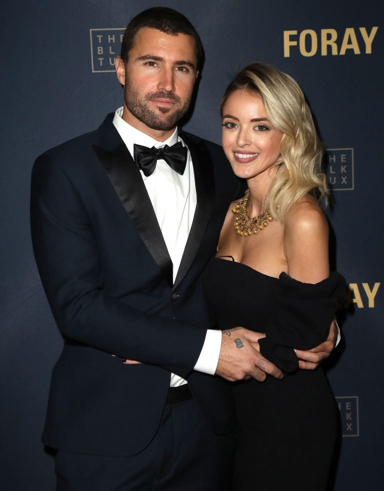 Miley Cyrus Spotted Kissing Brody Jenner's Ex-Wife Just Hours After ...