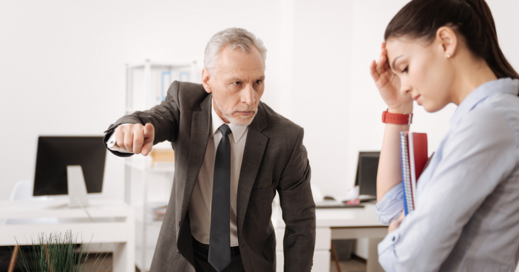 7 Unprofessional Behaviours That Might Be Costing You A Promotion - AsViral