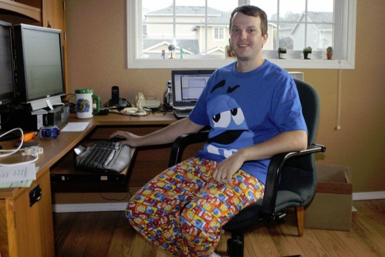 9 Clothing Items In Your Wardrobe That Are Inappropriate For Work - AsViral